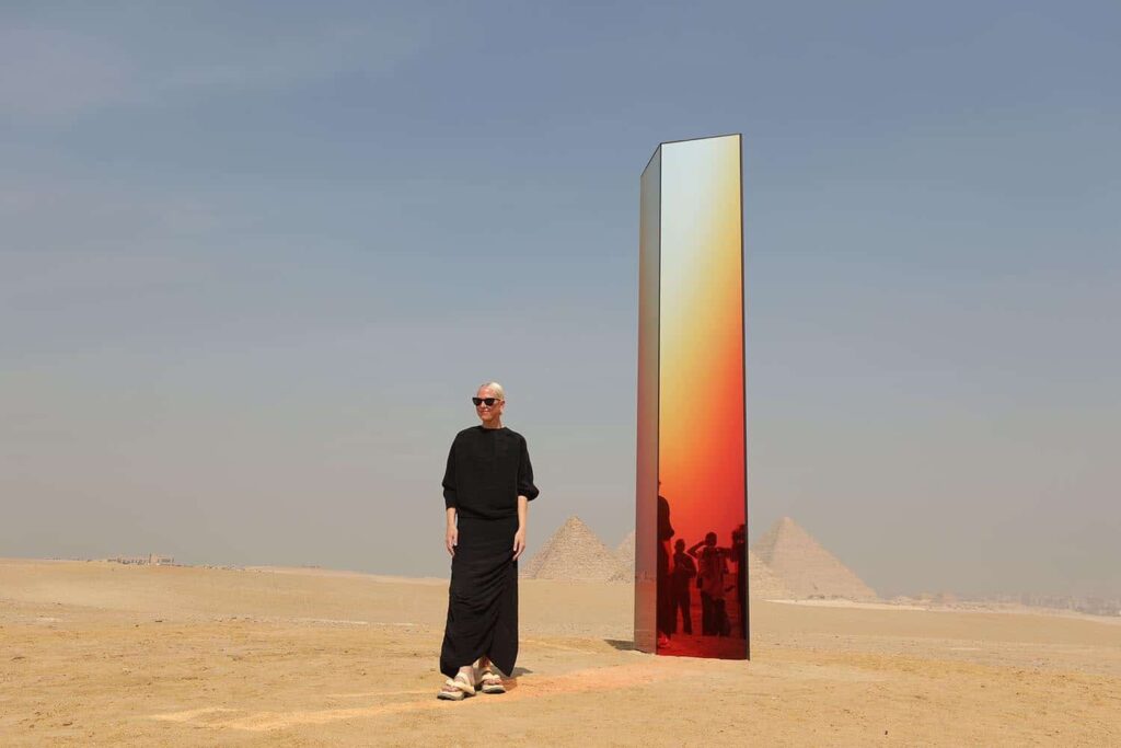 Forever is now. Arte contemporáneo frente a las pirámides de Giza